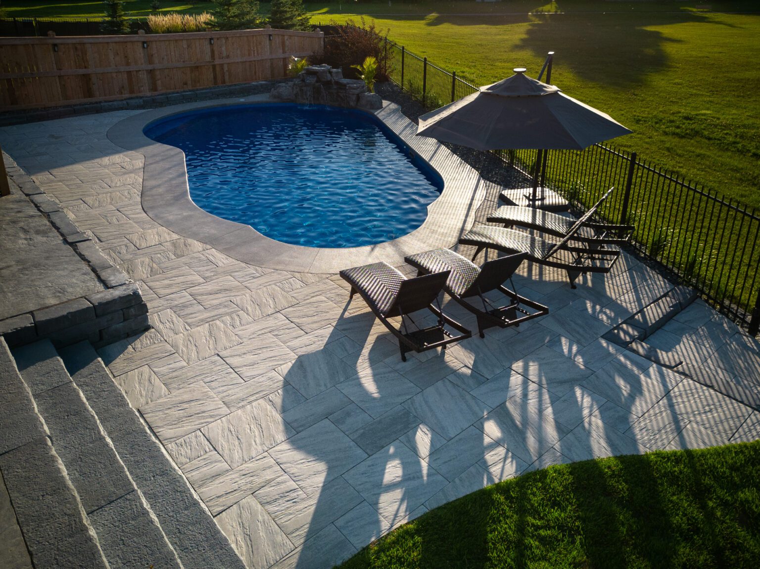 Home - Hardscapes | Stunning Meeting Functional